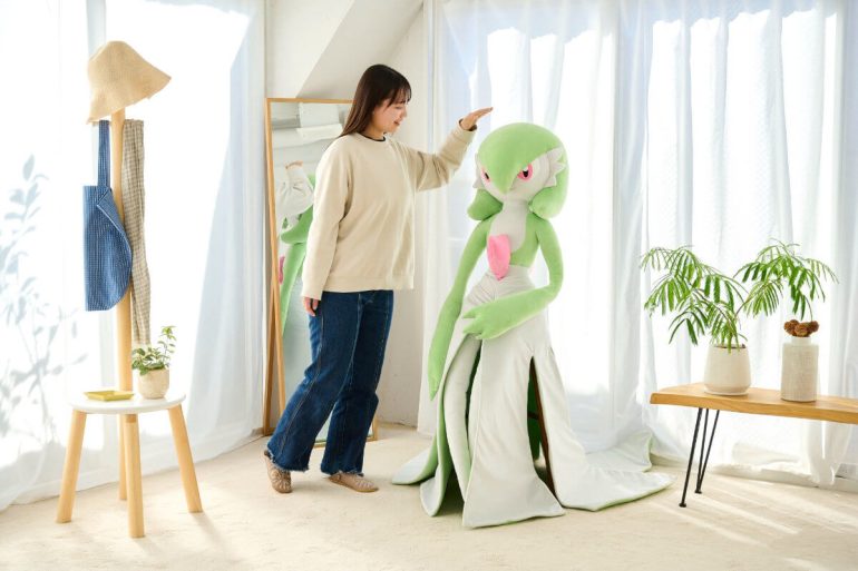 A “life-size” Gardevoir plushie has been announced for Japan | PokéJungle