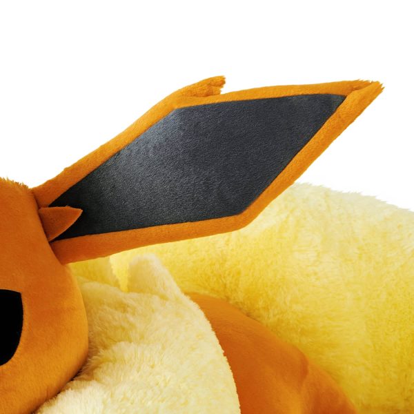 New “life-size” plushies of Eevee’s evolutions revealed | PokéJungle